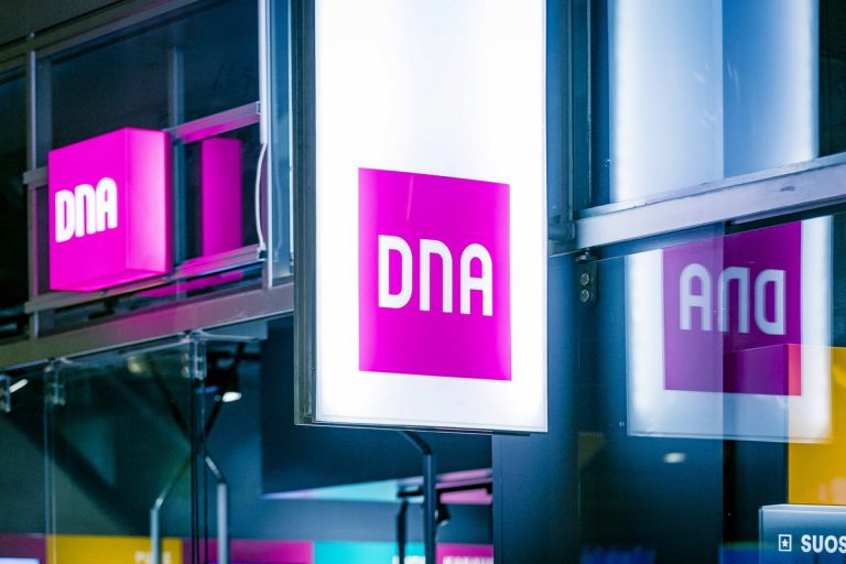 DNA SIM Cards and eSIM: Detailed Guides for Tourists