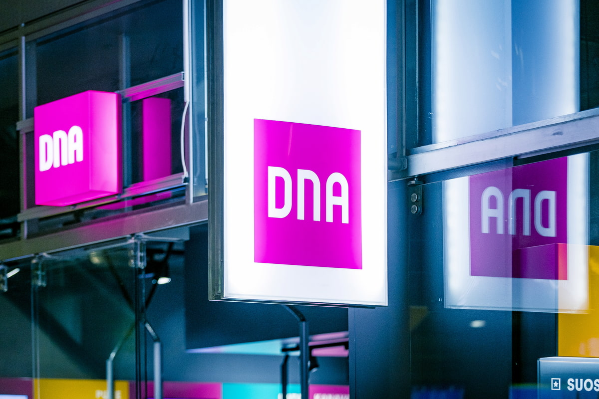 DNA SIM Cards and eSIM: Detailed Guides for Tourists